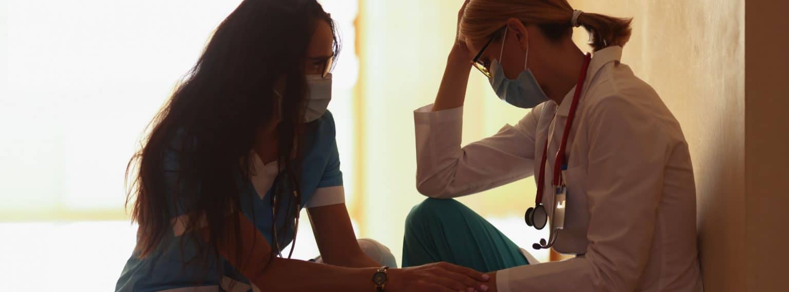 The Deskless Workforce: Everything You Need to Know - theEMPLOYEEapp